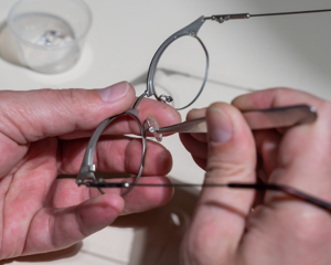 Parts of Glasses: All You Need to Know | SmartBuyGlasses CA
