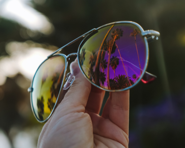 Parts of Glasses: All You Need to Know | SmartBuyGlasses UK