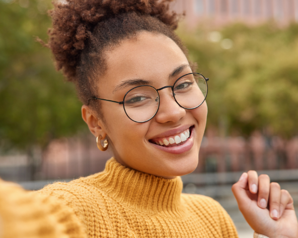 Premium vs Deluxe Progressive Lenses | SmartBuyGlasses US