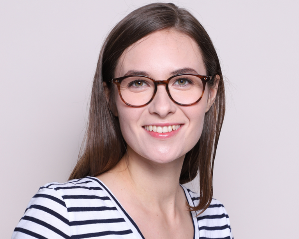 The Best Frame Colors for Green Eyes | SmartBuyGlasses US