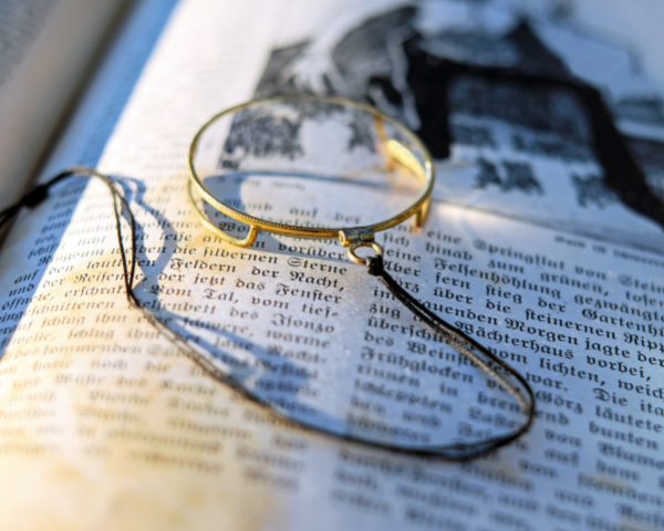 Spec-tacular History: Glasses Through the Ages | SmartBuyGlasses USA