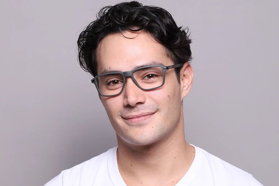 Best Glasses for an Oval Face Shape | SmartBuyGlasses US