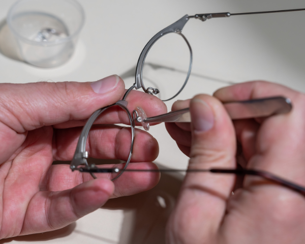 Parts of Eyeglasses | Anatomy of Eyeglasses | SmartBuyGlasses IE