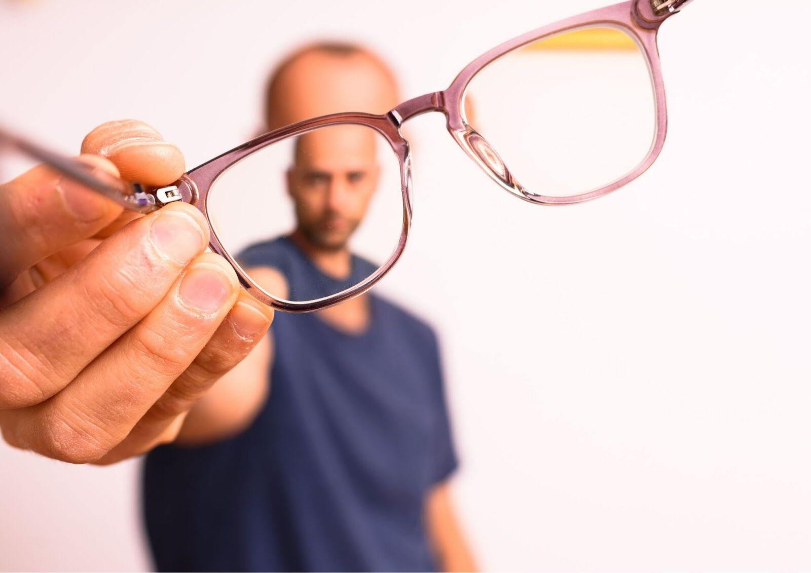 Deler av brillen | En forklaring av brillenes anatomi | SmartBuyGlasses NO