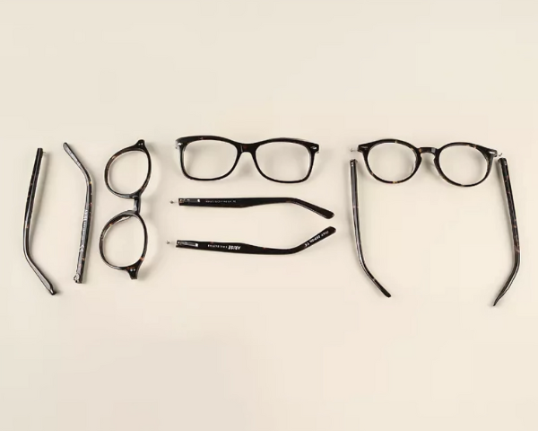 Parts of Glasses: All You Need to Know | VisionDirect AU