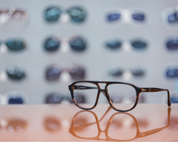 How to Choose Glasses | VisionDirect AU